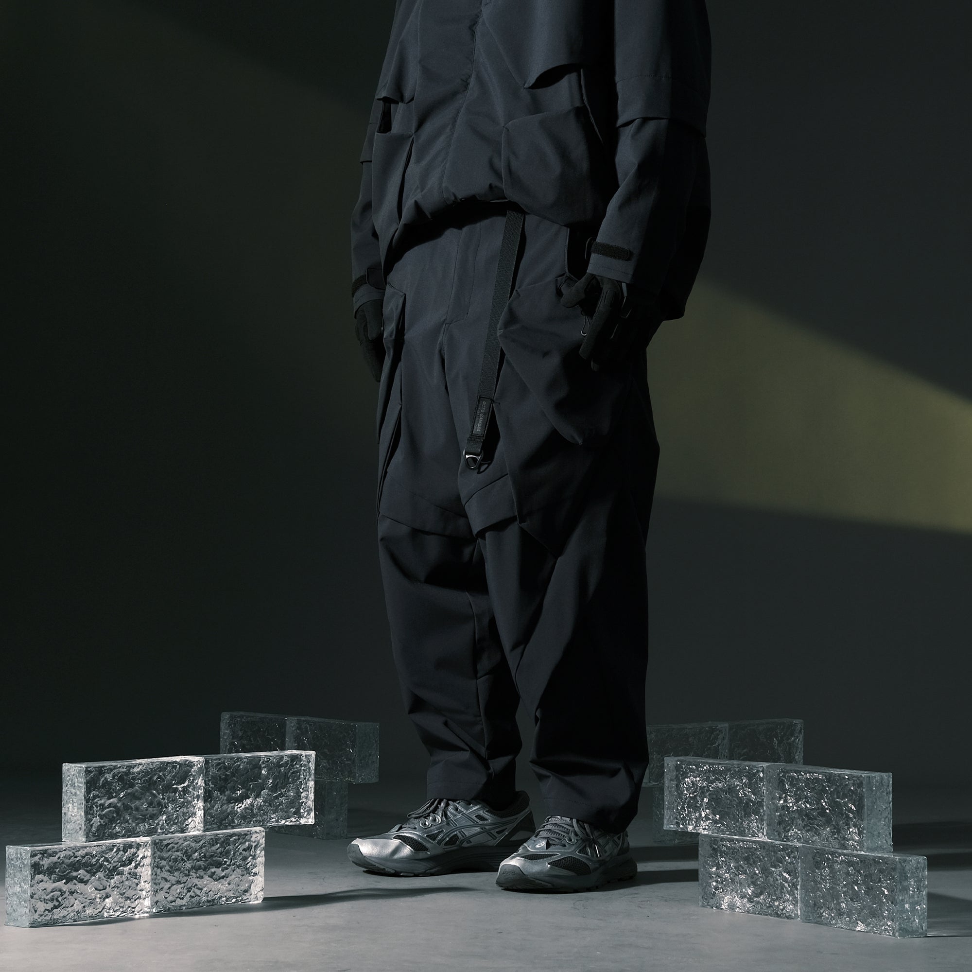 AW22 / 05 — P22-121 Hidden Pocket Trapezoidal Pants (Navy) – OCTO GAMBOL